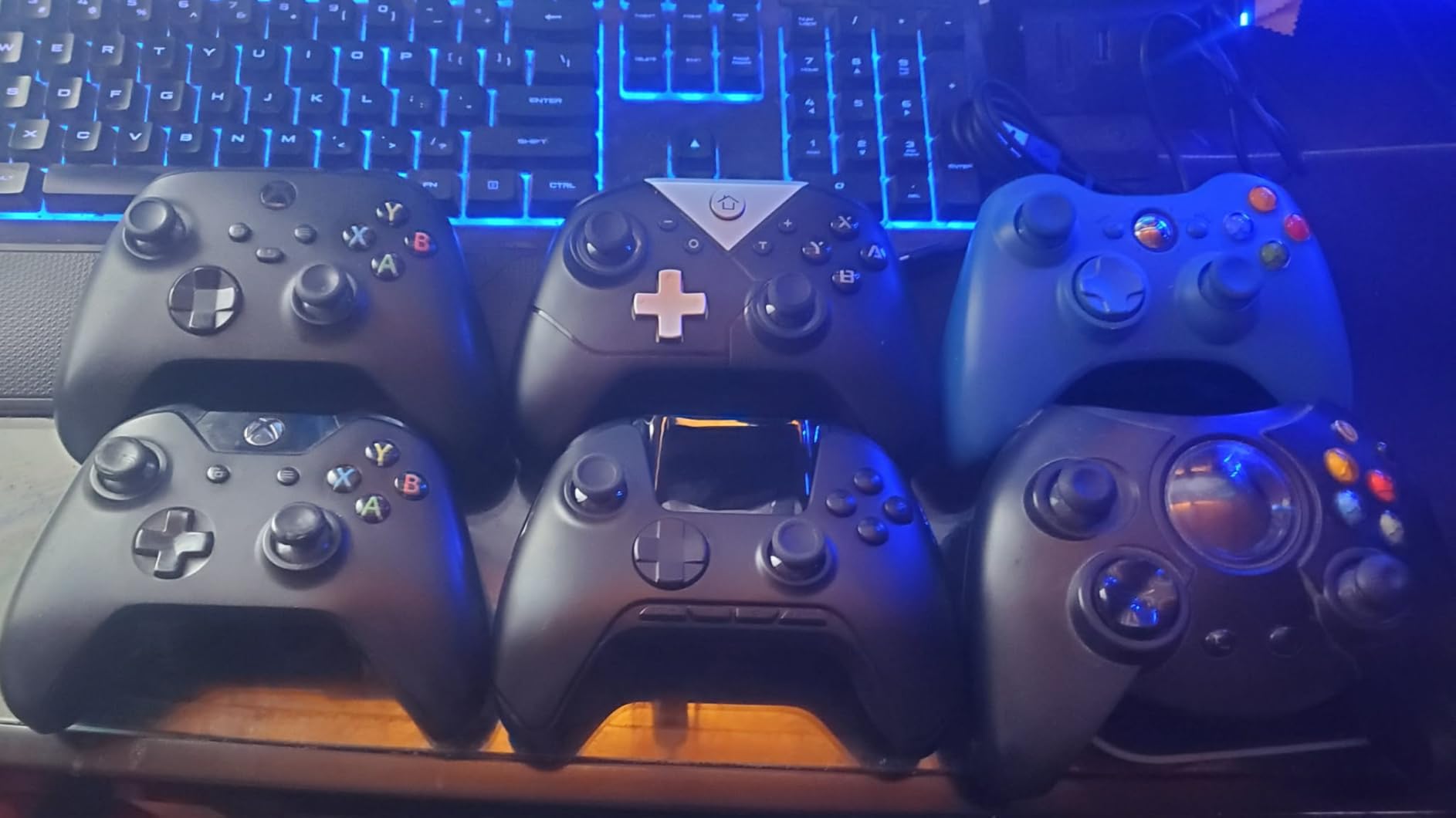 10 Best Adaptive Gaming Controllers for One-Handed Play (May 2026)